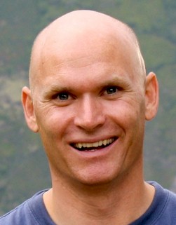 Anthony Doerr. Biografías y libros de autores en Anika Entre Libros ...